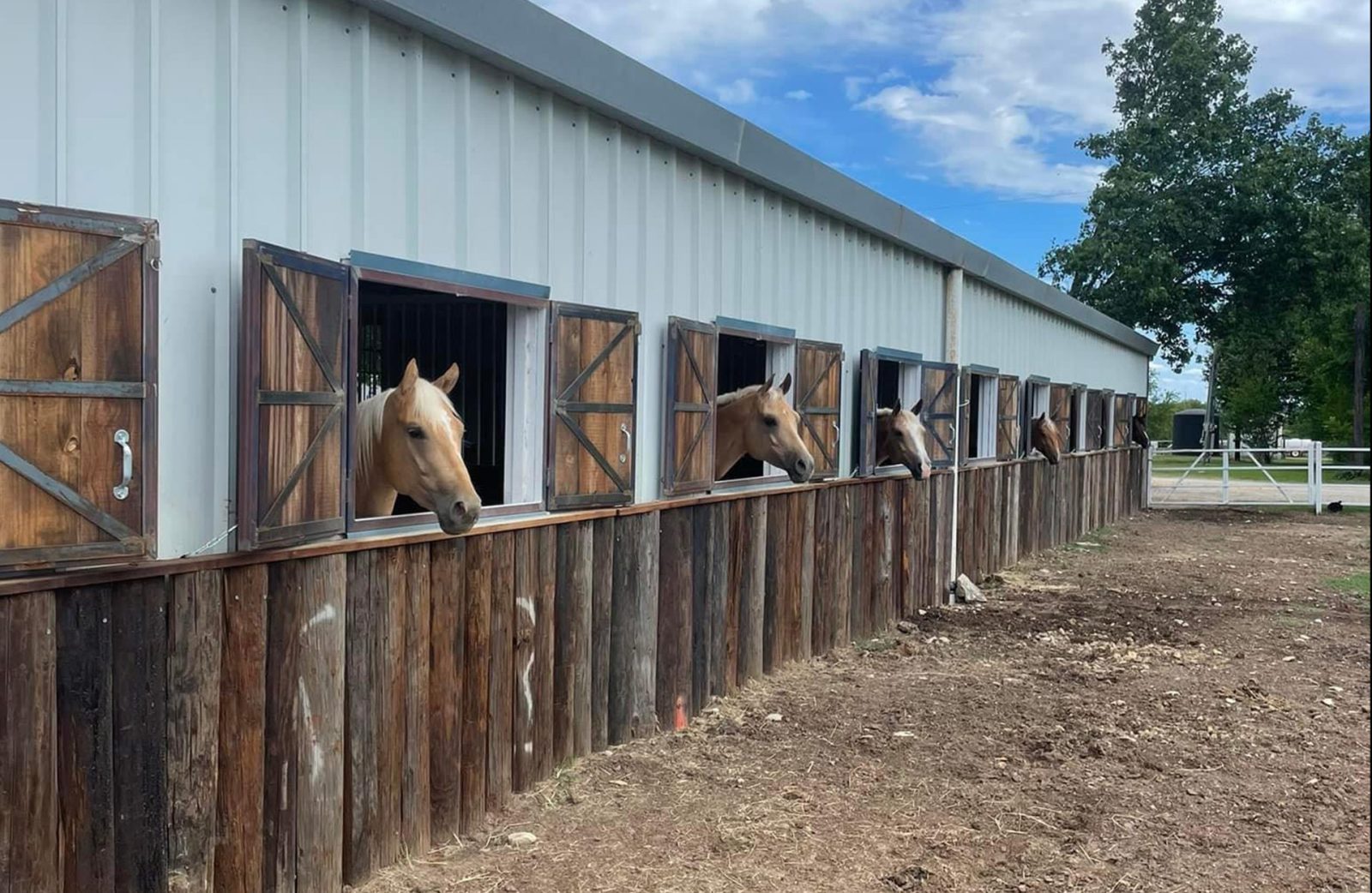 Stall Boarding - 4Hearts Ranch